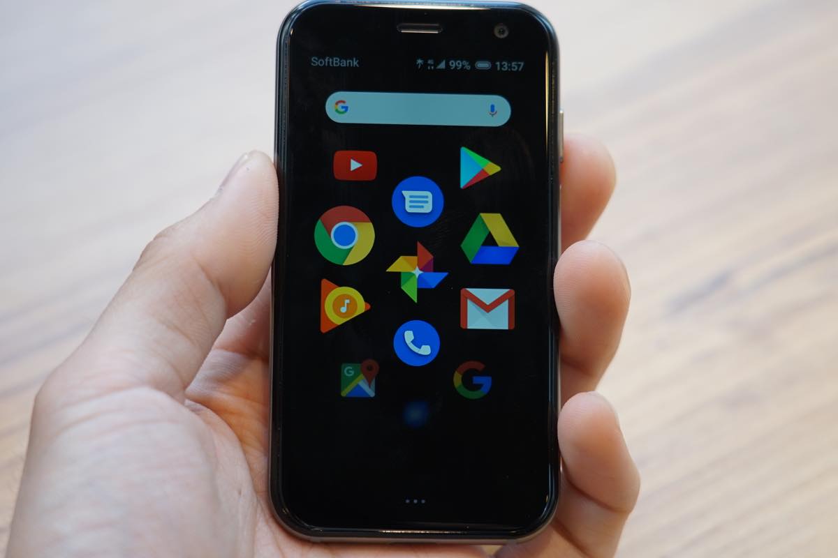 魅惑的な凝縮感、手のひらスマホ「Palm Phone」を見る - Engadget 日本版
