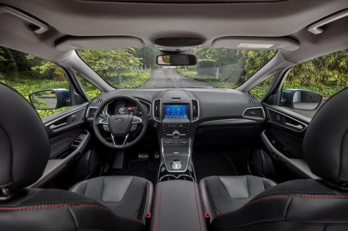 這不是 Focus！Ford 釋出家庭 MPV 新作品 - Yahoo汽車機車