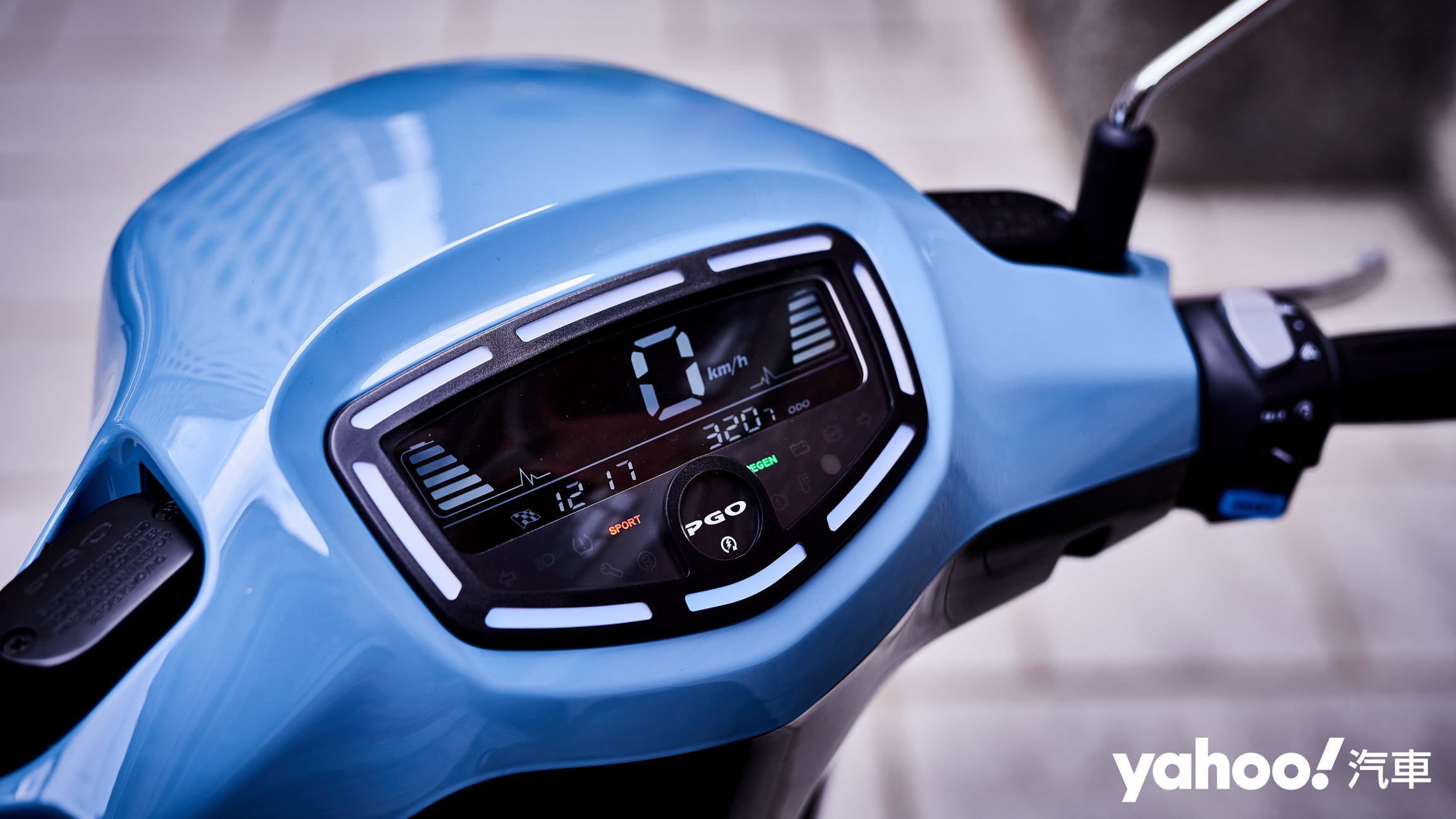 經典、自然更得體！PGO摩特動力電動機車Ur1老城區試駕 - Yahoo奇摩汽車機車