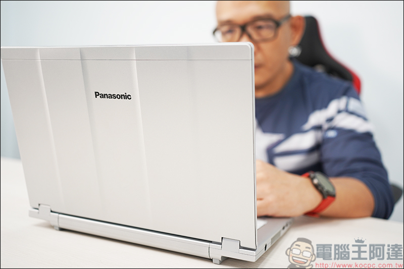 Panasonic TOUGHBOOK CF-SV8 & CF-LV8 開箱評測，真正日本製造、重量不到1公斤與強固設計 - Yahoo汽車機車