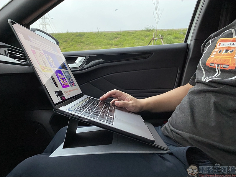 MOFT Z超輕薄隱形升降筆電支架 開箱動手玩：支援多角度調整、站立模式，隨處都是個人行動辦公室！ - Yahoo奇摩汽車機車