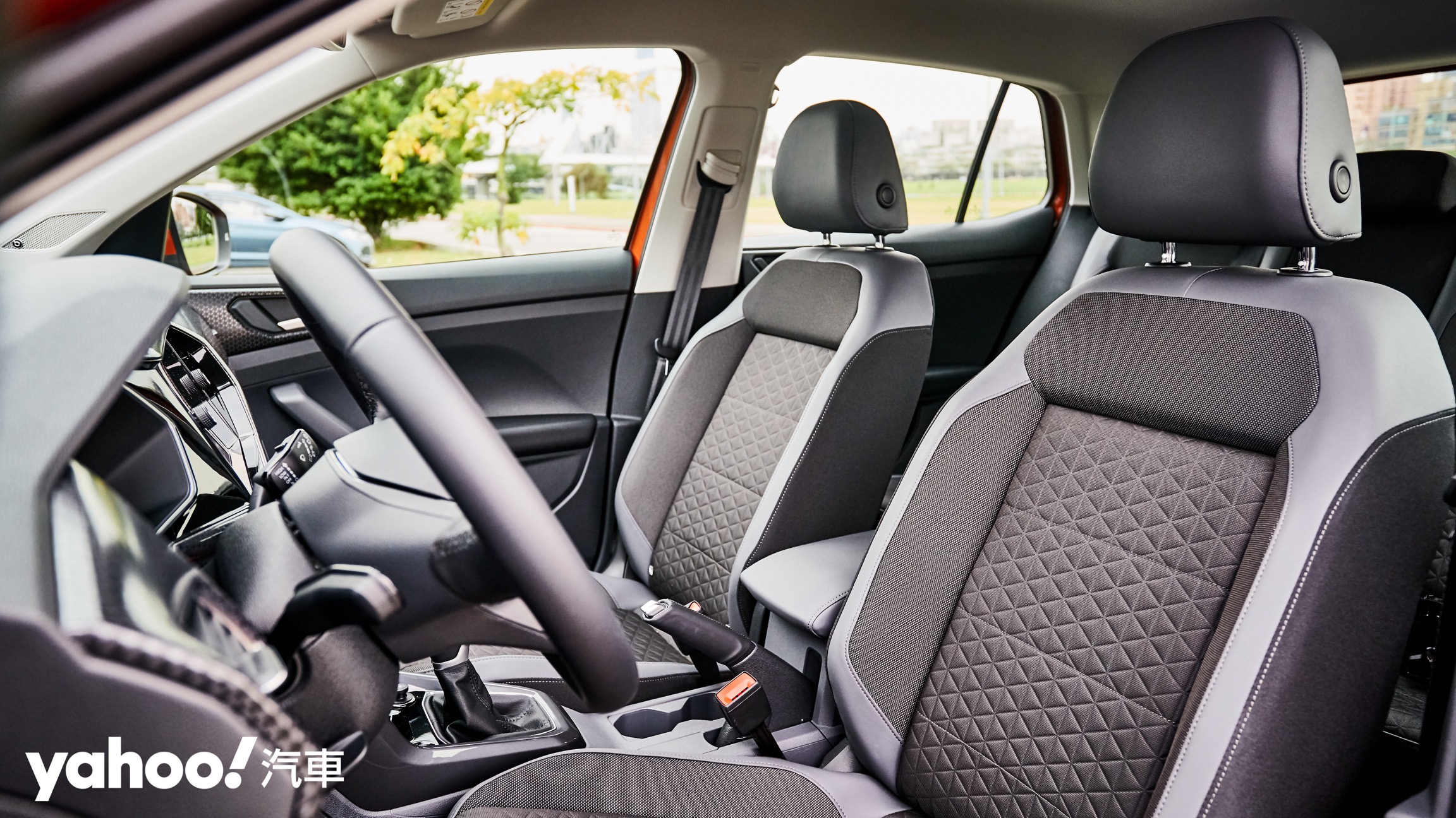 長大後、更迷人！Volkswagen T-Cross R-Line台北城郊試駕！ - Yahoo奇摩汽車機車