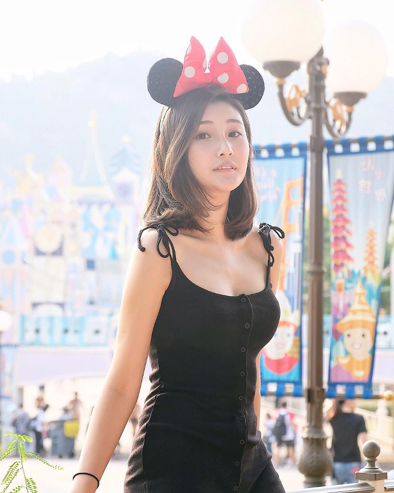 ViuTV女神着三點式帶行山 網民鬧爆唔尊重 - Yahoo汽車機車