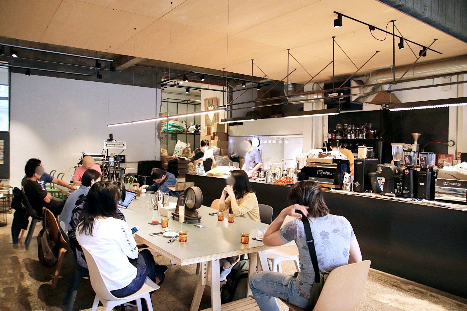 【台中咖啡】Coffee Stopover Black：ELLE榜上台灣最棒25間咖啡館之一～咖啡人必訪的文青咖啡館！ - Yahoo汽車機車