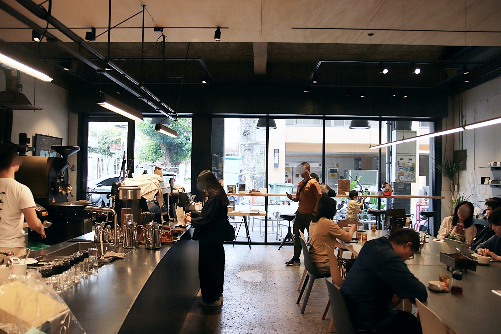 【台中咖啡】Coffee Stopover Black：ELLE榜上台灣最棒25間咖啡館之一～咖啡人必訪的文青咖啡館！ - Yahoo奇摩汽車機車