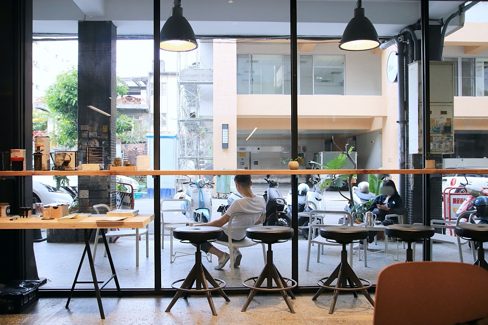 【台中咖啡】Coffee Stopover Black：ELLE榜上台灣最棒25間咖啡館之一～咖啡人必訪的文青咖啡館！ - Yahoo汽車機車