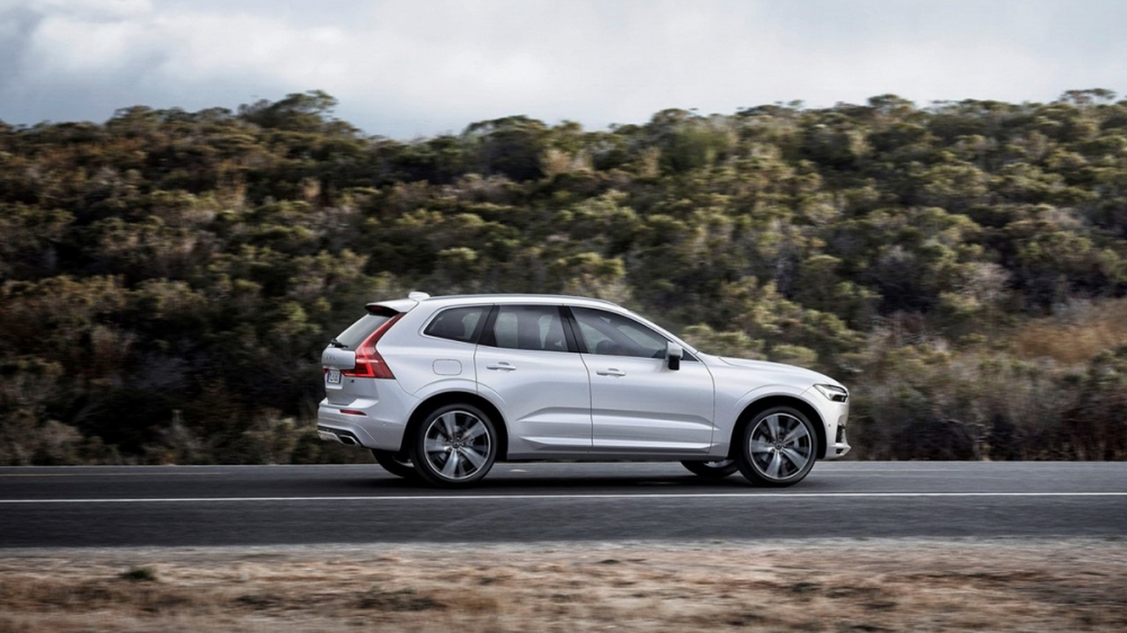 Volvo XC60 D4 Momentum與M-Benz GLB 200d之運動休旅華麗對決 - Yahoo奇摩汽車機車