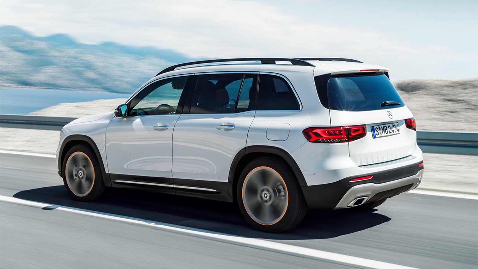 Volvo XC60 D4 Momentum與M-Benz GLB 200d之運動休旅華麗對決 - Yahoo奇摩汽車機車