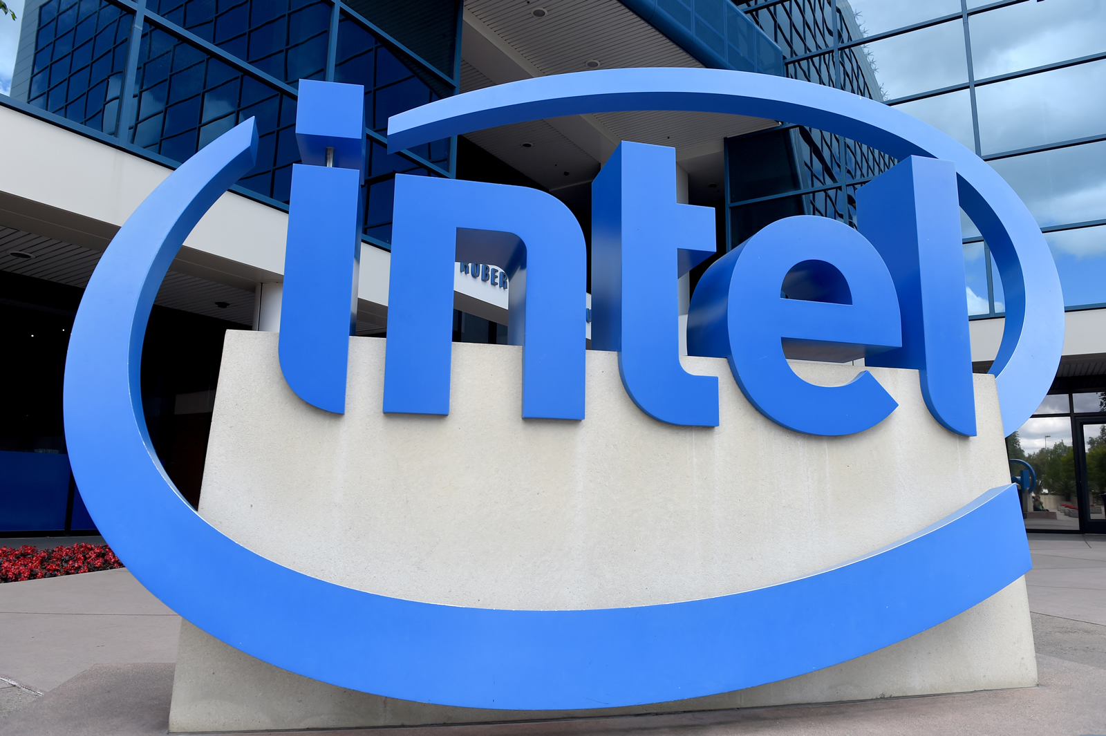 Intel 首席工程師 Dr. Murthy Renduchintala 下台，其主掌事業群一分為五 - Yahoo奇摩汽車機車