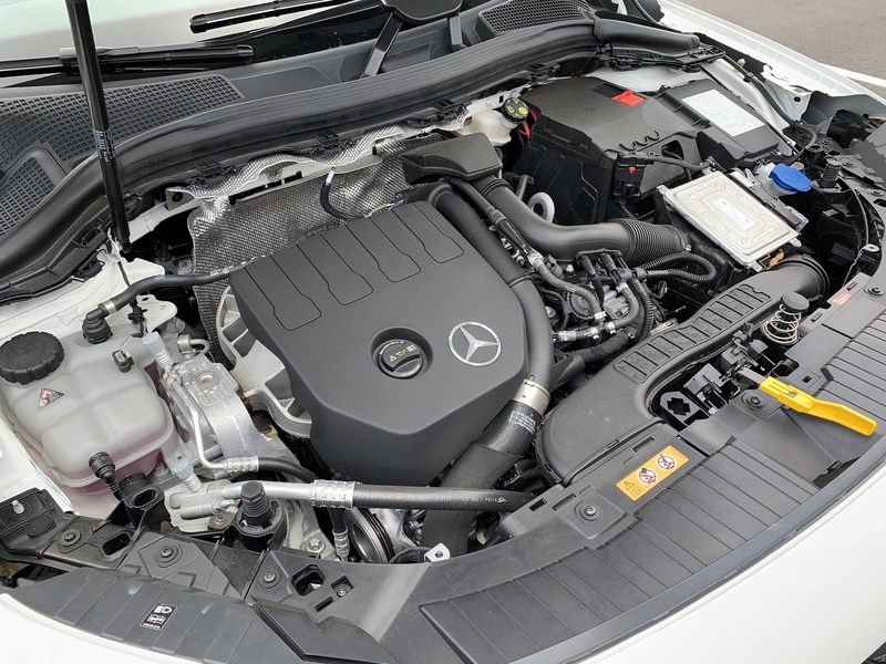 【試駕影片】M-Benz GLA 200車長變短空間放大？選配40多萬報你知 - Yahoo汽車機車