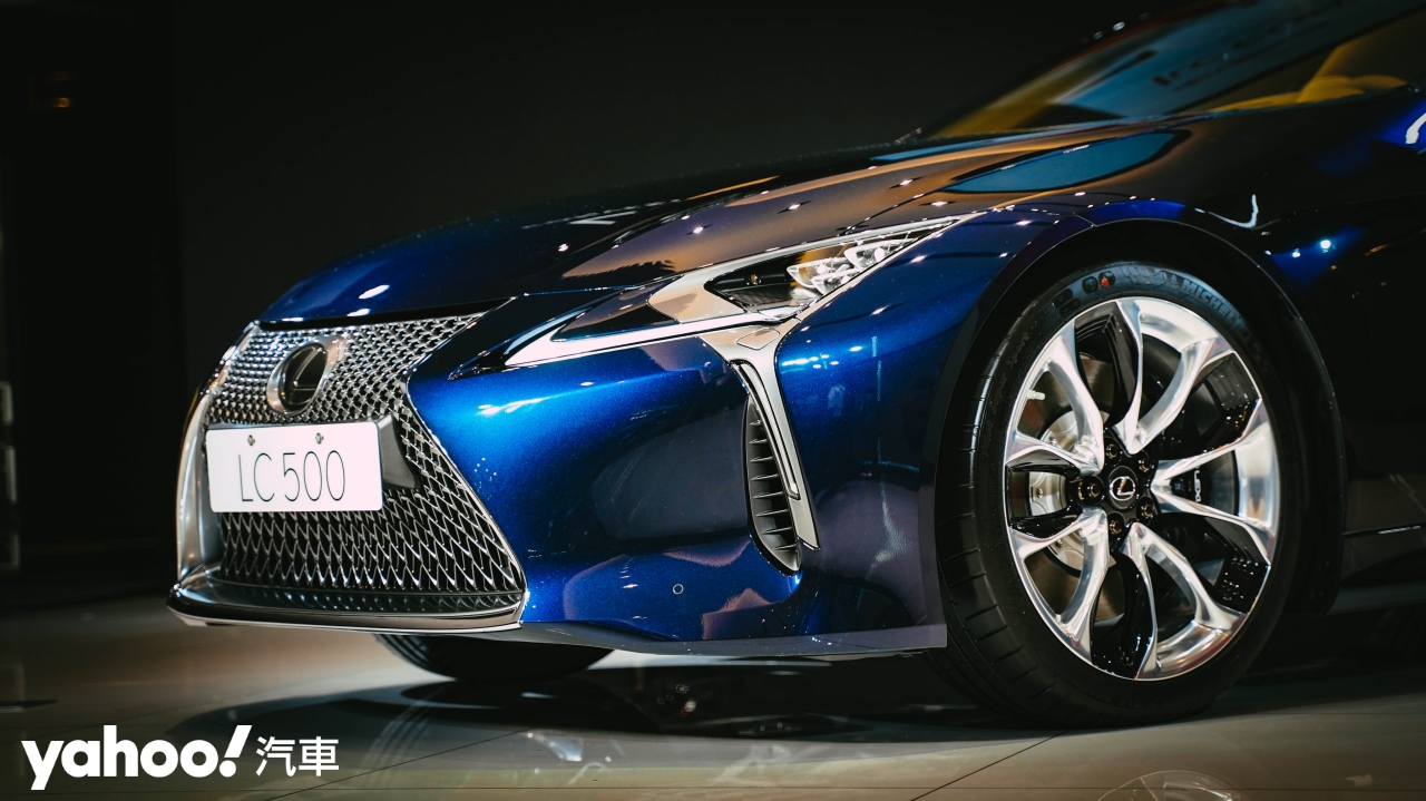 隨風奔馳的GT狂想！2020 Lexus LC500 Convertible上空美人抵台發表！ - Yahoo奇摩汽車機車