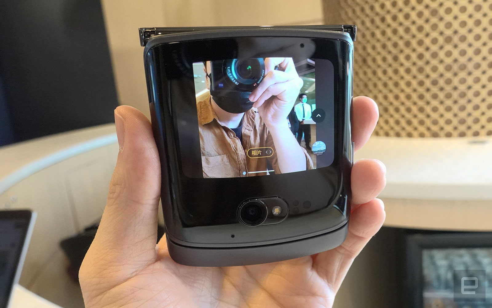 Motorola Razr 5G 香港上市動手玩，懷舊並不是唯一的賣點 - Yahoo汽車機車