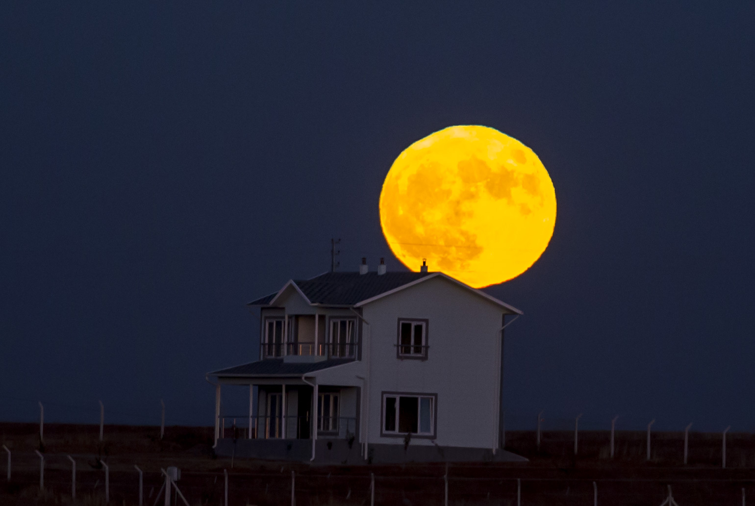 2020 Blue moon graces Halloween night sky for the first time in 76 years